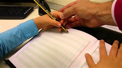 Aiuta Un Mancino A Scrivere Meglio Sposta Il Quaderno Dalla Parte