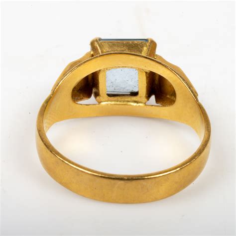 RING 18 K guld med blå sten Smycken Ädelstenar Ringar Auctionet