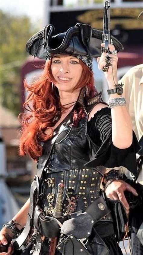 Pin By John Jones On Pirates Pirate Wenches Pirate Cosplay Pirate