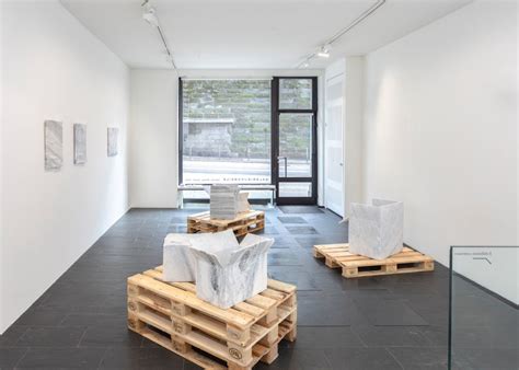 Hu Qingyan Exhitibion Views Galerie Urs Meile