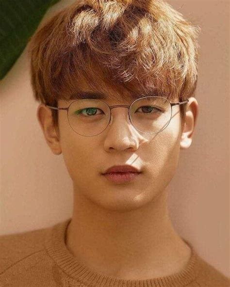 lee song world a publié du contenu sur son profil Instagram My