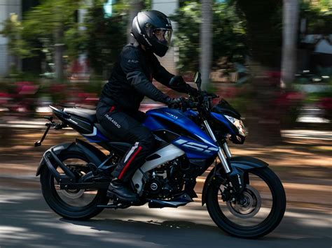 Galeria de fotos Bajaj Dominar 160 2023 como é a moto mais acessível