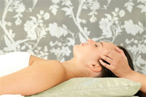 The Science Of Head Massage Why It Feels So Good The Bodywise Clinic