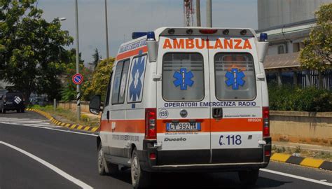 Grave Incidente Sull A18 Tra Catania E Messina Dopo Lo Scontro Tra Un