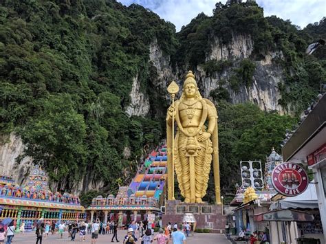 Informasi Lengkap Batu Caves Destinasi Wisata Religi Terpopuler Di