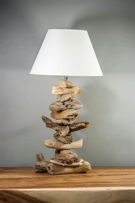 Lampe en bois flotté naturel à poser Containers du Monde
