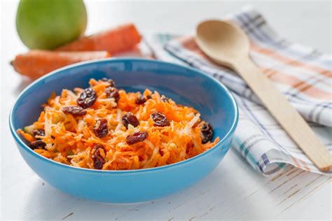 Ensalada navideña de manzana y zanahoria receta para una cena de 50