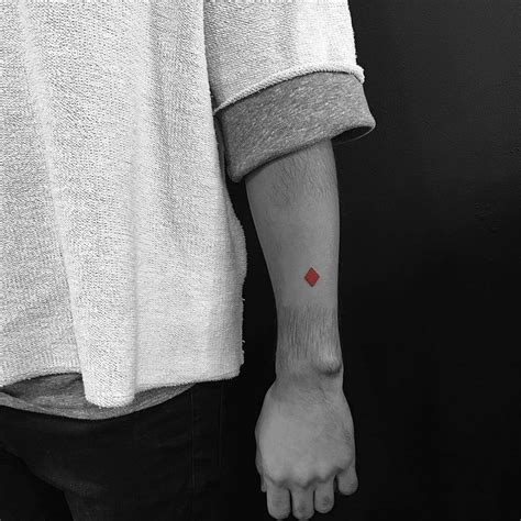 25 Excelentes pequeños tatuajes para hombres