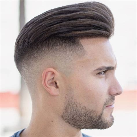 8 Inspirasi Potongan Rambut 2 Jari Bikin Penampilan Simple Tapi Elegan