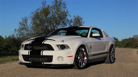 Shelby Mustang Gt Super Snake White