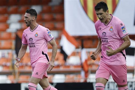 El Espanyol traspasa al mexicano César Montes al Almería Minuto30