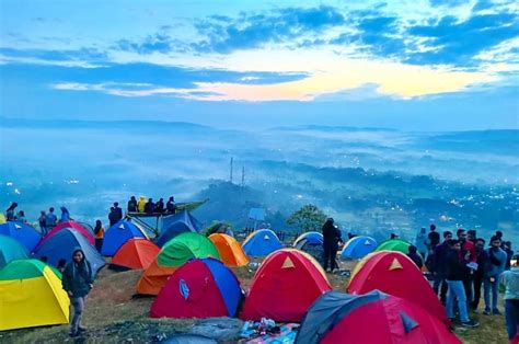 Potret Keindahan Negeri Di Atas Awan Bukit Pamoyanan Subang Okezone