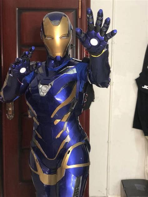 Iron Man Rescue Armor For Pepper Potts In Avengers End Game Iron Man Iron Man Suit Pepper Potts