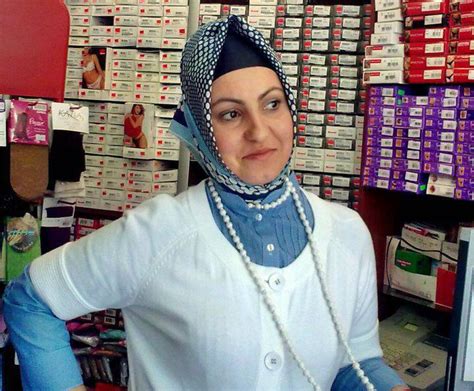 Türbanlı Dul Bir Nayan Para Karşılığı Veriyor Tvitter Yaşlı Dedeler