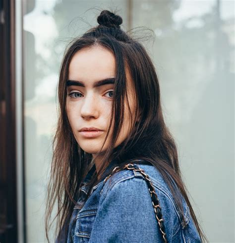 Unique Half Up Bun Ideas For All Moods Hairdo Hairstyle