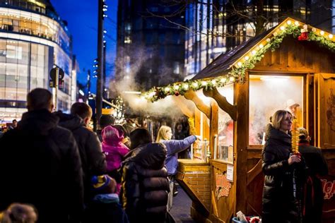 Neuer Weihnachtsmarkt in Düsseldorf zieht 2024 an Rheinpromenade