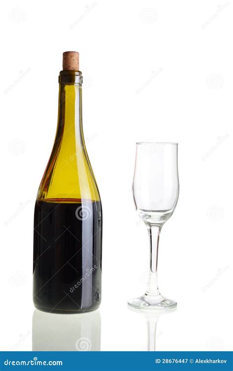 Bouteille De Vin Rouge Avec La Glace Vide Image Stock Image Du Vide