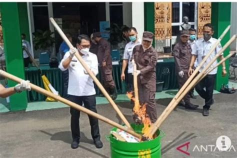 Kejari Metro Musnahkan Barang Bukti 59 Kasus Tindak Pidana ANTARA News