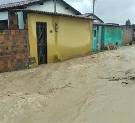 Conquista Forte Chuva Alaga Ruas E Invade Casas No Batuque Confira O