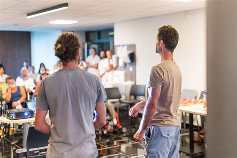Eric Dargent Para Surfeur Professionnel Pr Sente Son Film Ora Aux