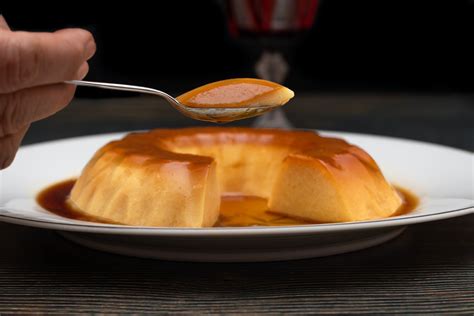 Cyril Lignac vous donne ses astuces pour un flan à la noix de coco