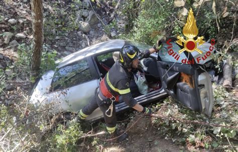 Incidente Tra Due Auto A Castelnuovo Berardenga Una Finisce Fuori Strada