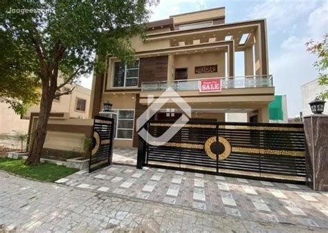 10 Marla Double Storey House For Sale In Bahria Town Lahore
