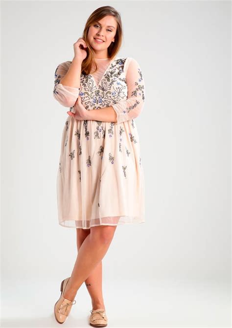 Sobre Curvas E Invitadas Perfectas 20 Vestidos De Fiesta Plus Size