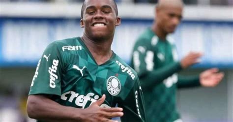Entenda por que Endrick ainda não pode assinar contrato profissional