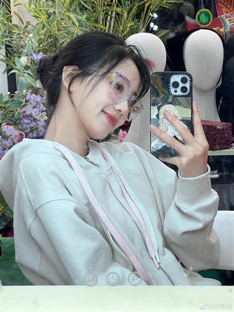 Cdrama Tweets On Twitter Huyixuan Shares New Snaps
