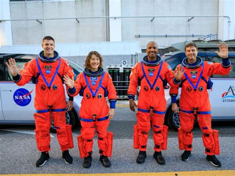 La NASA reporte les alunissages humains à 2026 et les plans d orbite