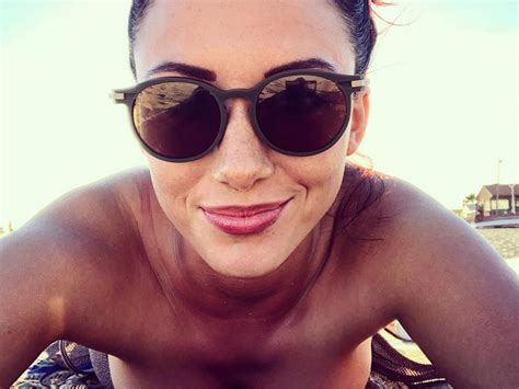 PHOTO Delphine Wespiser fait grimper la température sur Instagram en