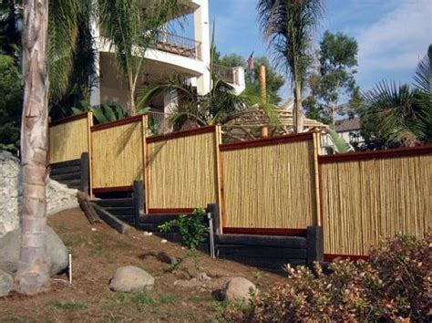 41 Fantastic Privacy Fence On Slope Ideas For Backyard And Garden