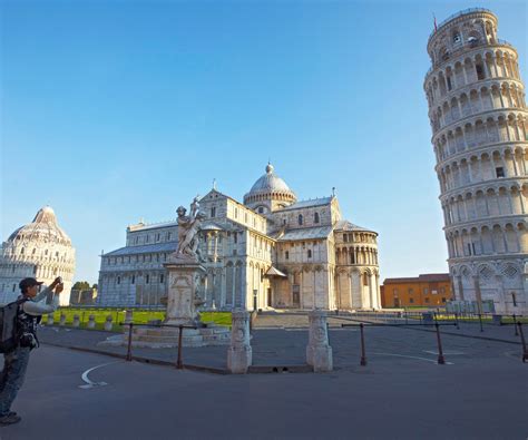 Italie pourquoi la tour de Pise est elle penchée