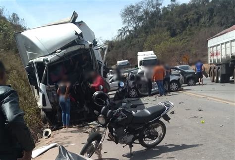 BR 381 grave acidente envolvendo vários veículos deixa ao menos seis