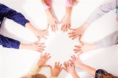 Cómo fomentar la solidaridad para niños Luca