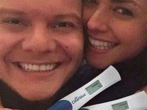Michel Teló mostra resultado de exame e comemora Vai ser pai em 2016