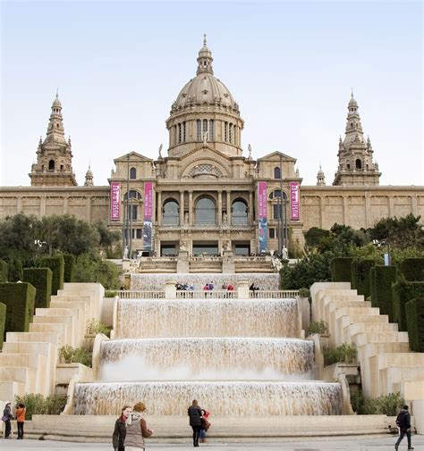 Descripción breve Museu Nacional d Art de Catalunya