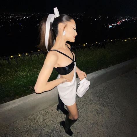 Ariana Grande Tits And Legs Fappenist