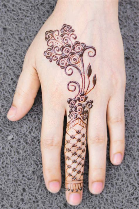Aggregate More Than 78 Mehndi Tattoo Designs For Fingers Latest In