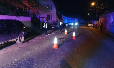 FOTO Moped implicat în dublu accident pe un drum din Hunedoara Cum s
