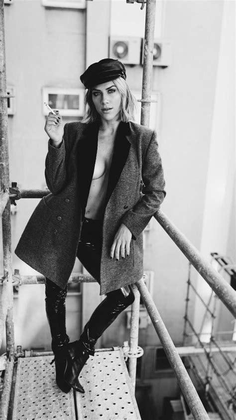 Giovanna Ewbank Topless Photos Thefappening
