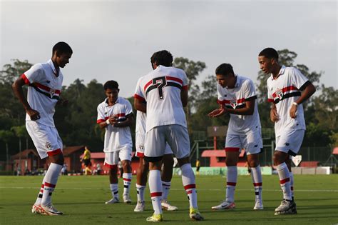 Sub 15 e Sub 17 entram em campo pelo Paulista neste sábado 13 SPFC