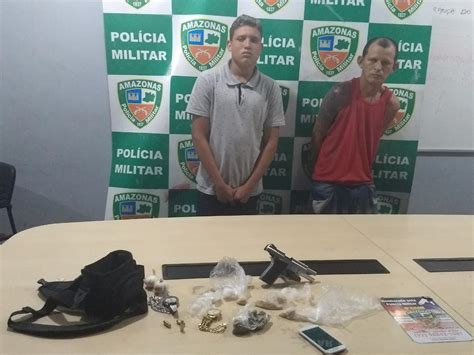 Pol Cia Militar Det M Dupla Por Tr Fico De Drogas E Porte Ilegal De