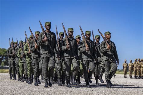 Le gouvernement veut mettre les Forces Armées d Haïti sur pied de