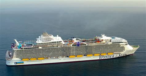 Les Plus Grands Navires De Croisi Re Entrent En Service Alors Que L