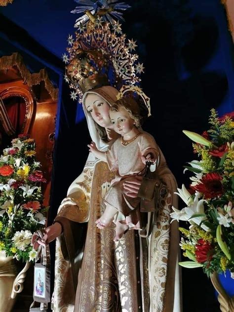 Pin de Carlos Uribe en Ave María llena de Gracia Santísima virgen