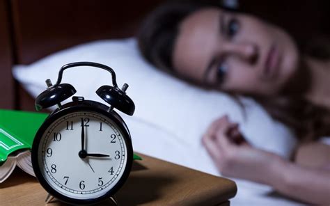 Aqui Estão 7 Coisas Que Você NUNCA Deve Fazer Antes De Dormir