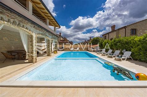 Svetvin Enat Kamena Vila S Bazenom Eurovilla Hr