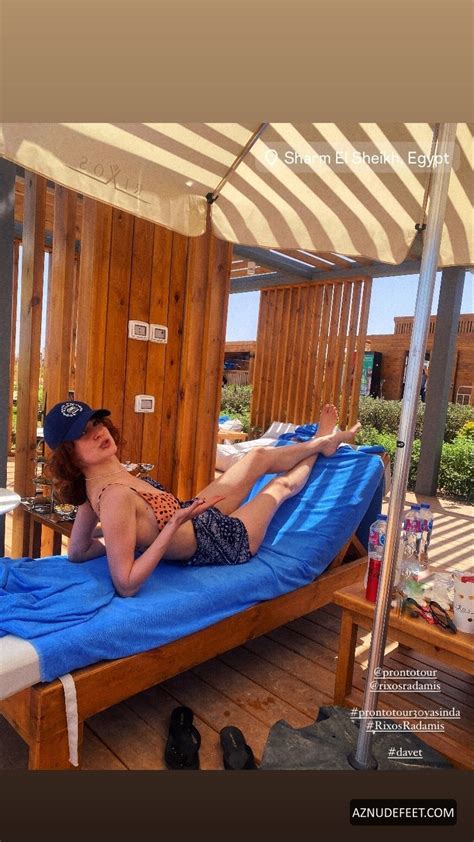 Nazli Etin Feet Aznudefeet